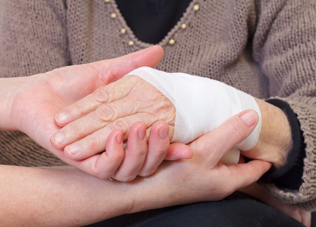 How to Dry Up a Weeping Wound - All Seniors Foundation